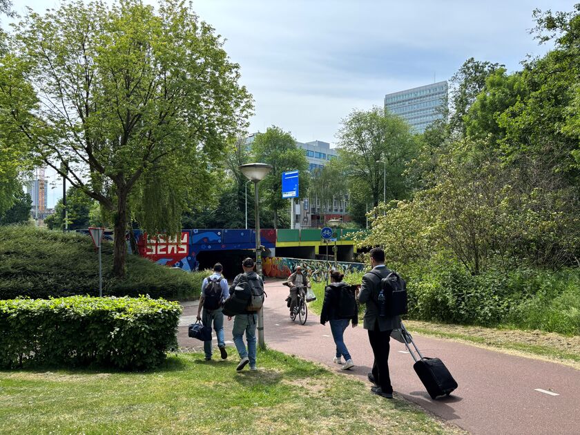 Dangerous bike intersection on TU/e campus to get footpath